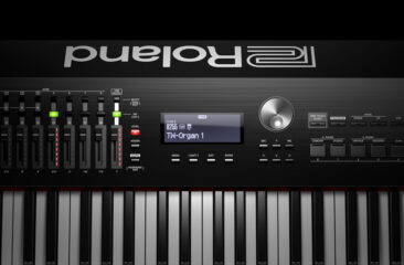 Roland RD-2000 - Features, Pros, and Cons (Winter 2023)