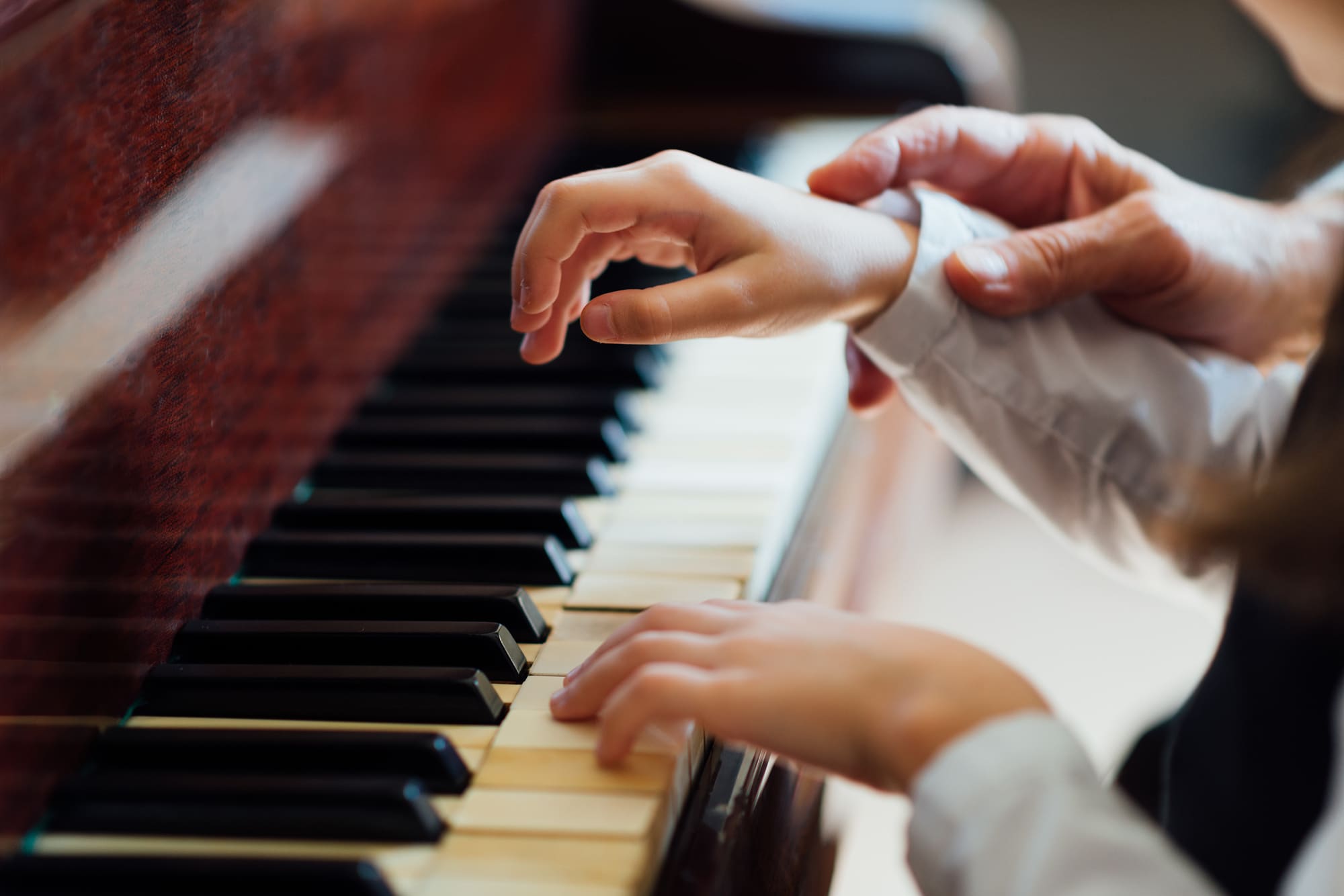 Best Age to Start Piano Lessons: Get a New Hobby